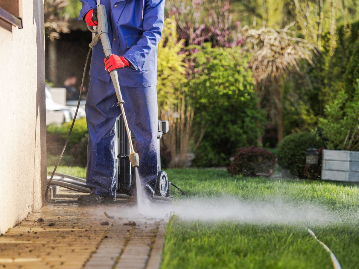 Get Instant Quotes from Power Washing Service Providers Near You : Get ...