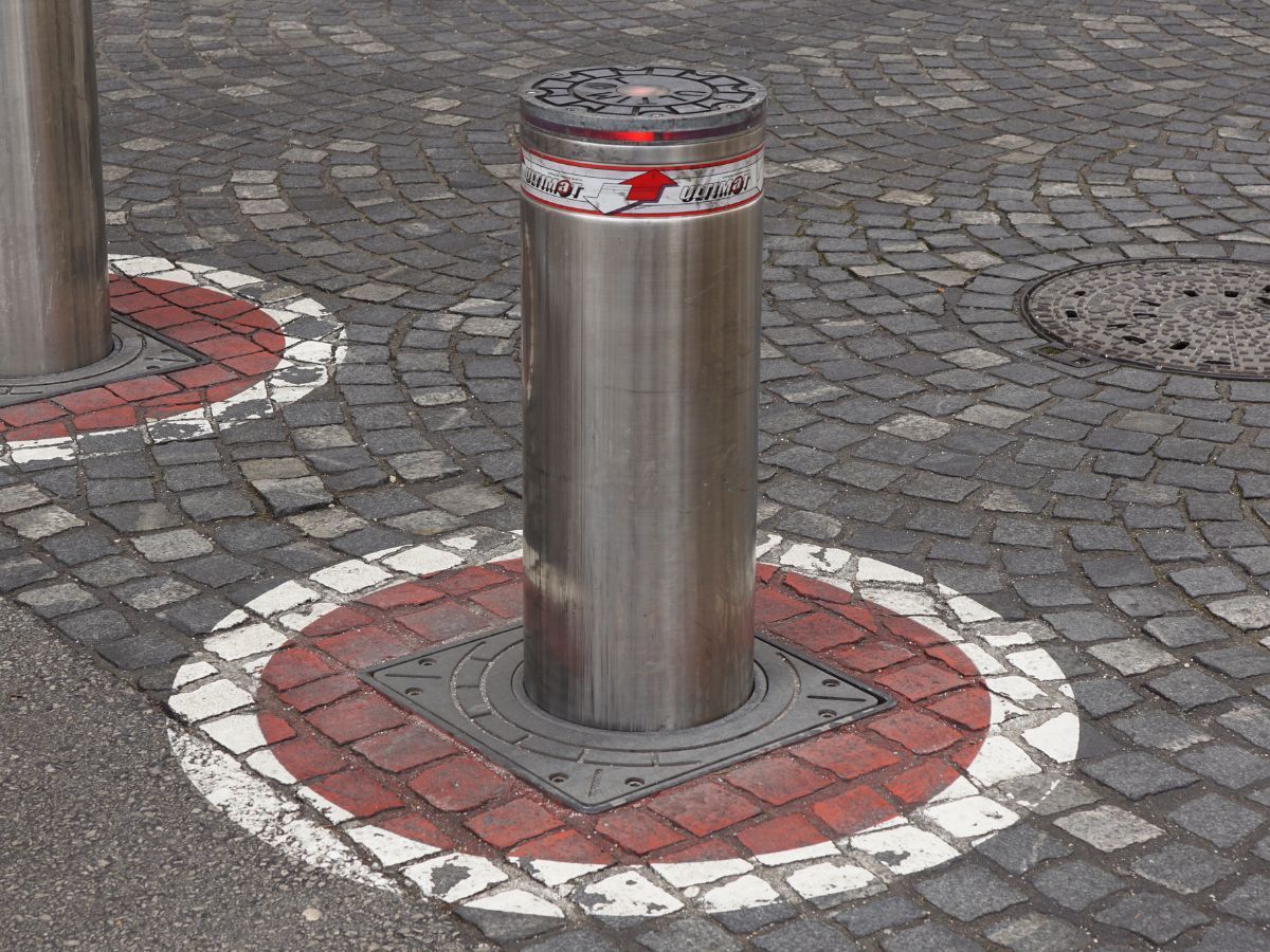 Get Instant Quotes from Retractable Driveway Bollards Installation ...